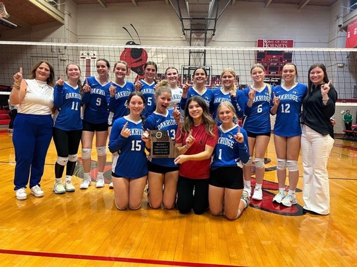 Oak Ridge captures first ever volleyball district championship