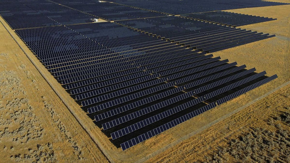 US invests in alternative solar tech, more solar for renters