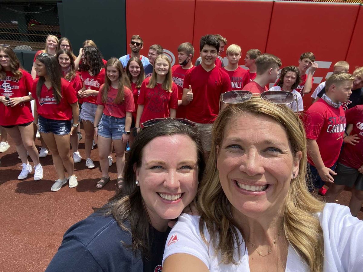 Jackson students sing national anthem at Busch Stadium