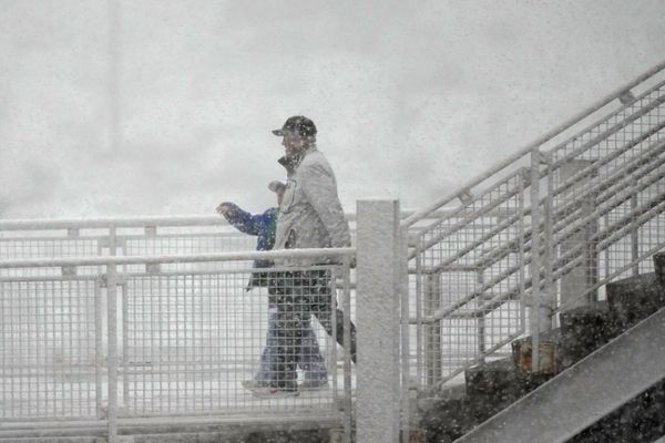 A late spring snowstorm slams Colorado, closing schools and ...