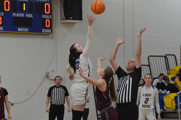 Klipfel’s buzzer-beating 3 sends Kelly girls past Scott City 52-49