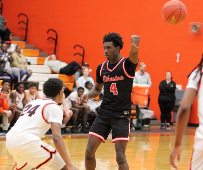 Hot-Shooting Sikeston buries Cape Central 72-42, stays perfe...