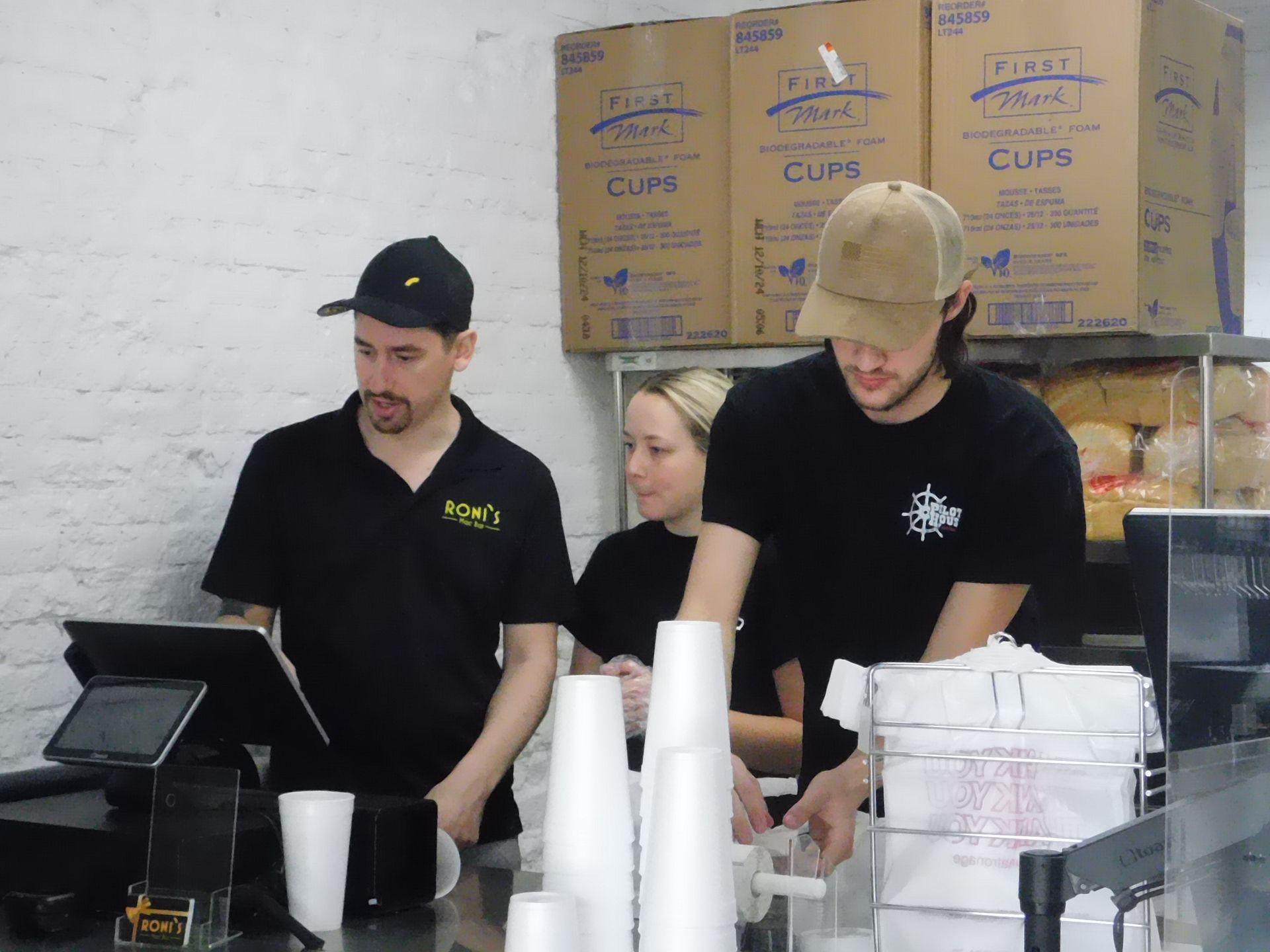 Roni’s Mac Bar, restaurant known for social media videos, opens Cape G...