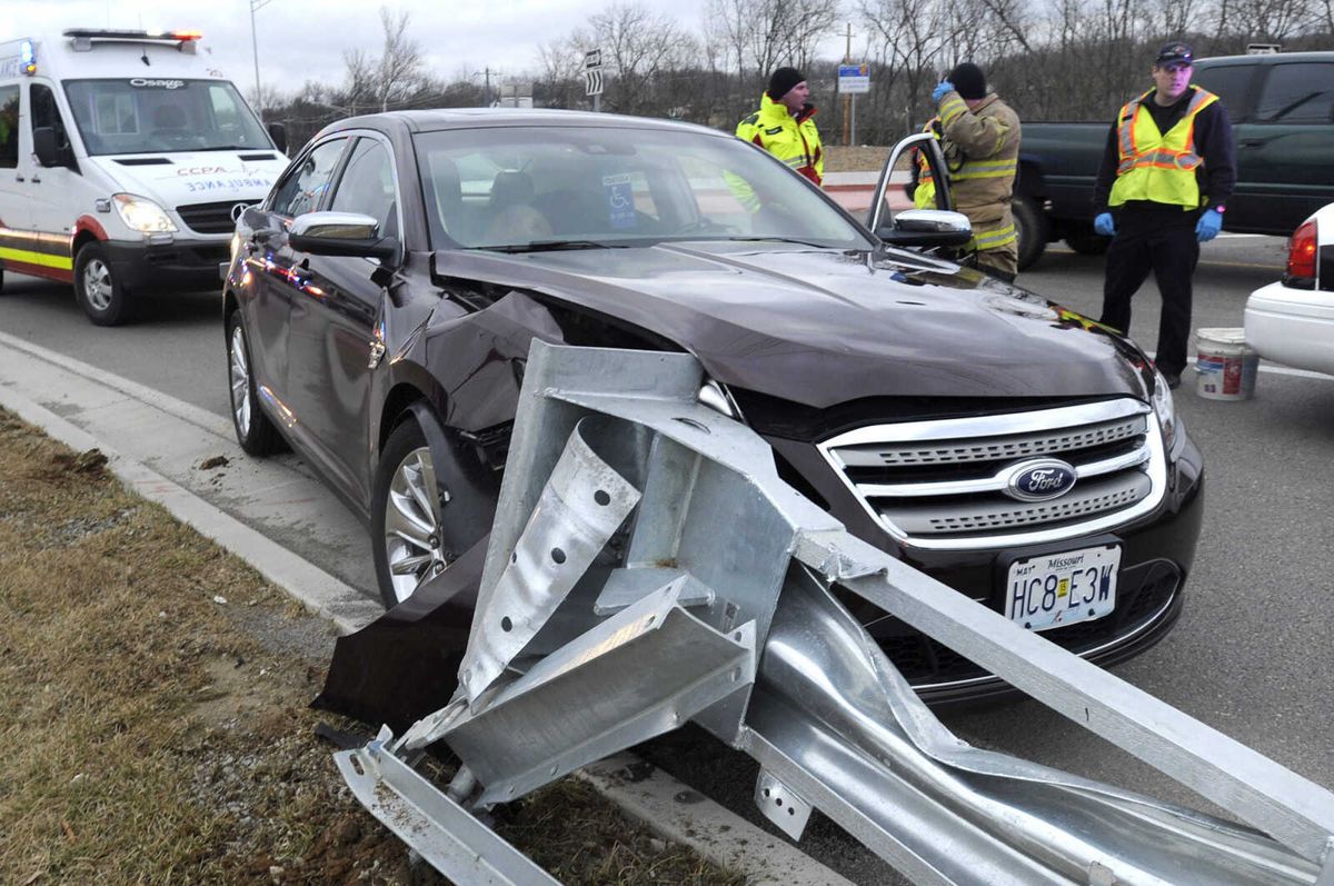 Lexington Avenue accident near roundabout