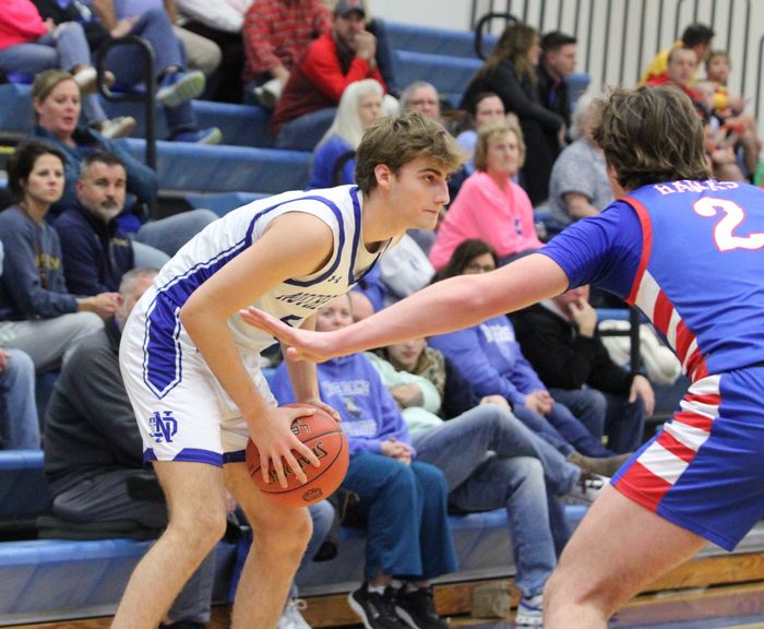 Kolton Johnson's 25-point performance leads Bulldogs past Hawks