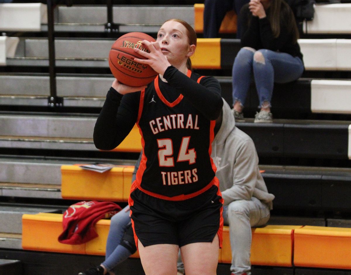 Abigail Davenport's three-point performance leads Cape Central to vict...