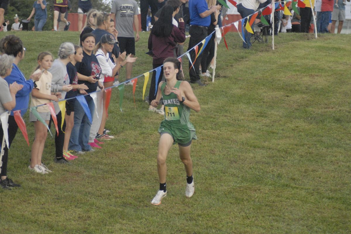 Perryville's Clayton Bauwens places first, Lady Pirates sec...