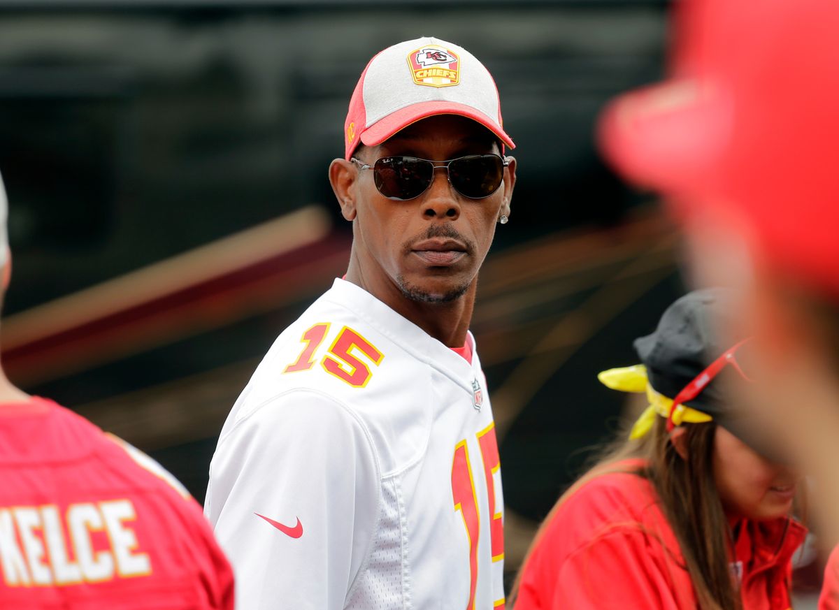 Patrick Mahomes' father arrested after authorities say he violated DWI...