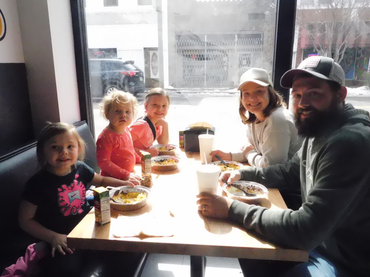 Roni’s Mac Bar, restaurant known for social media videos, op...