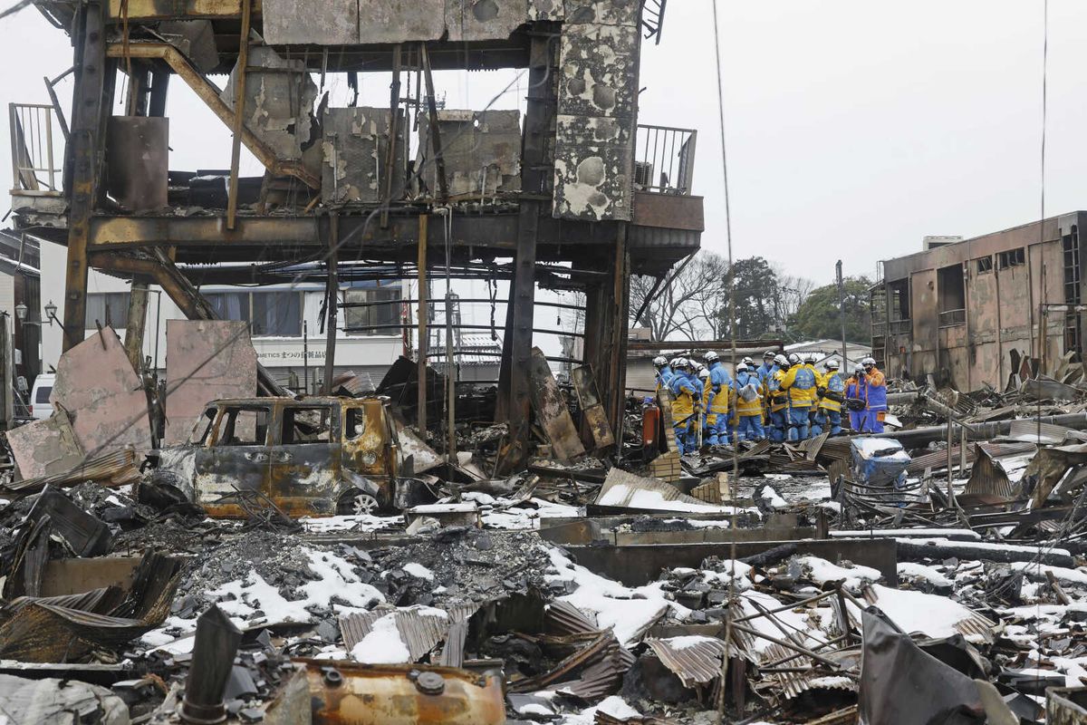 Thousands forced from homes by a deadly Japan earthquake on ...