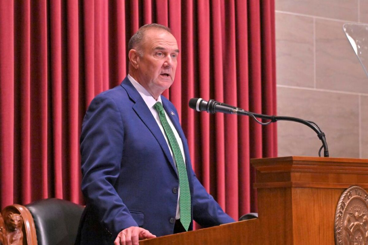 Judge keeps Missouri plan to replace income tax with expande...