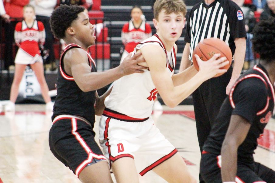 Fourth-quarter surge pushes Sikeston past Dexter in boys basketball
