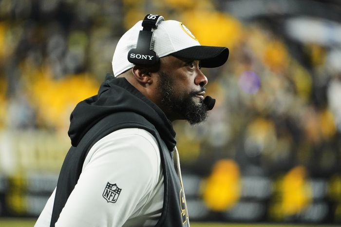 Mike Tomlin steps down after 19 seasons as coach of the Pittsburgh Ste...