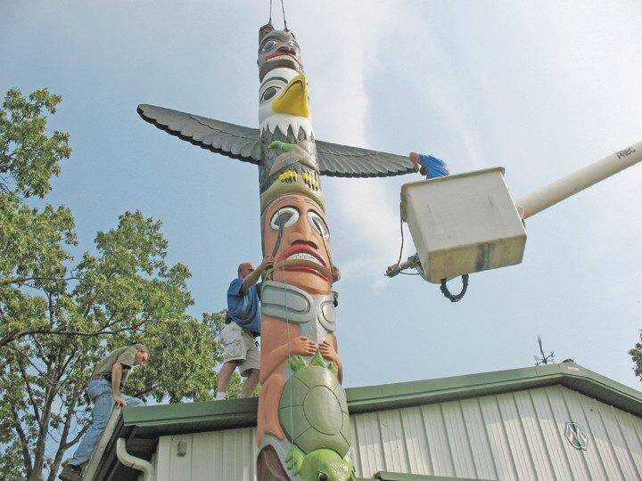 Totem pole honors Dexter Scout's memory