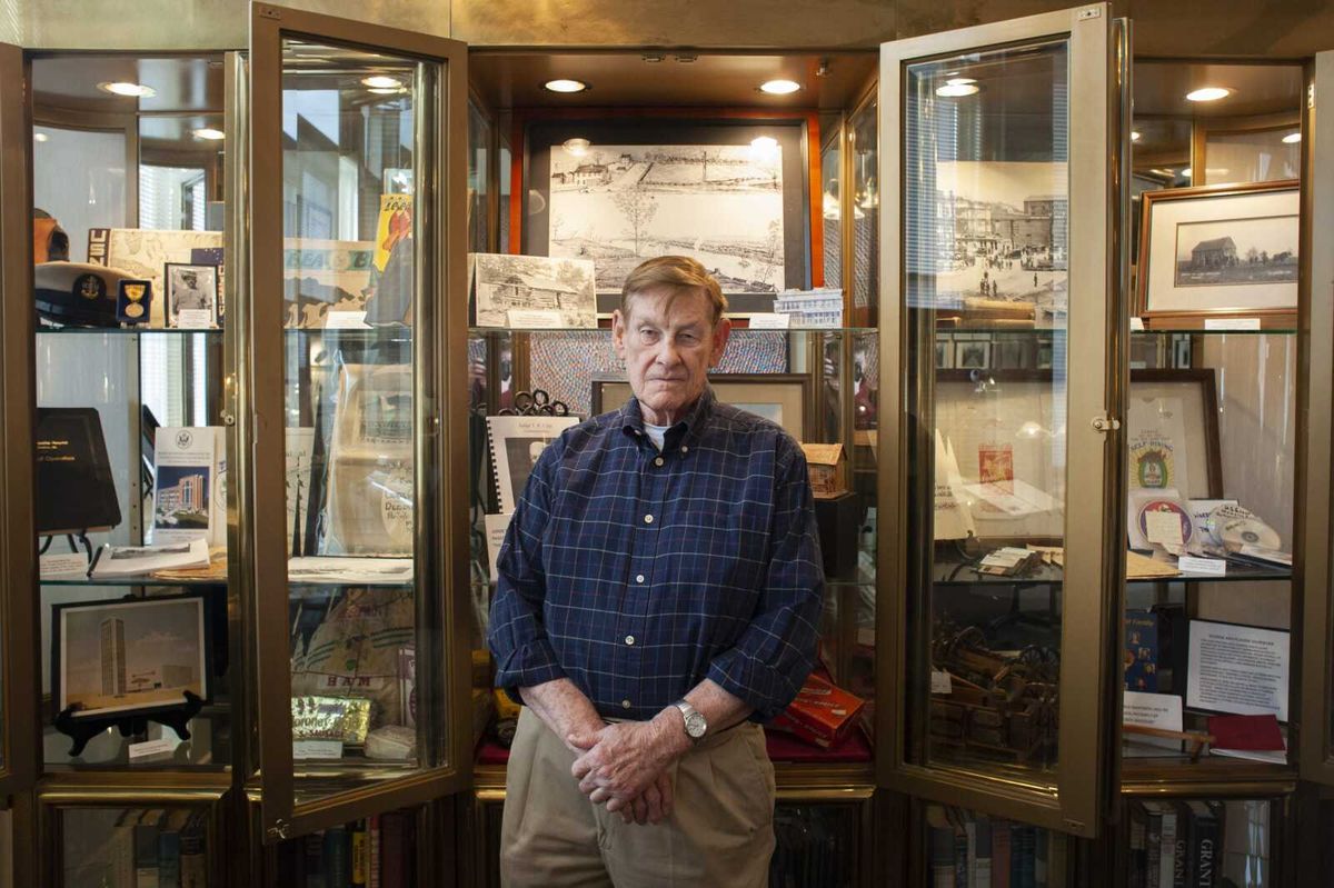 Historian Frank Nickell's collection to be archived