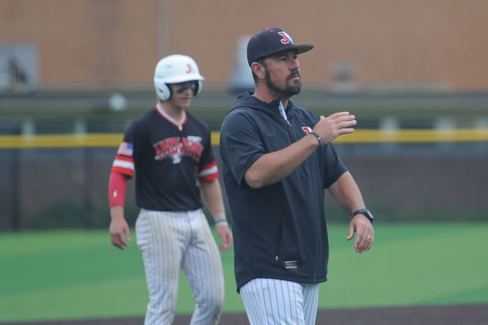 Red-hot Jackson baseball scorches Kirkwood, loudly claims district cha...