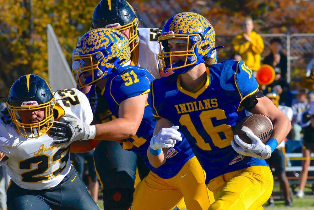 St. Vincent football hosts Crystal City, searches for second straight ...