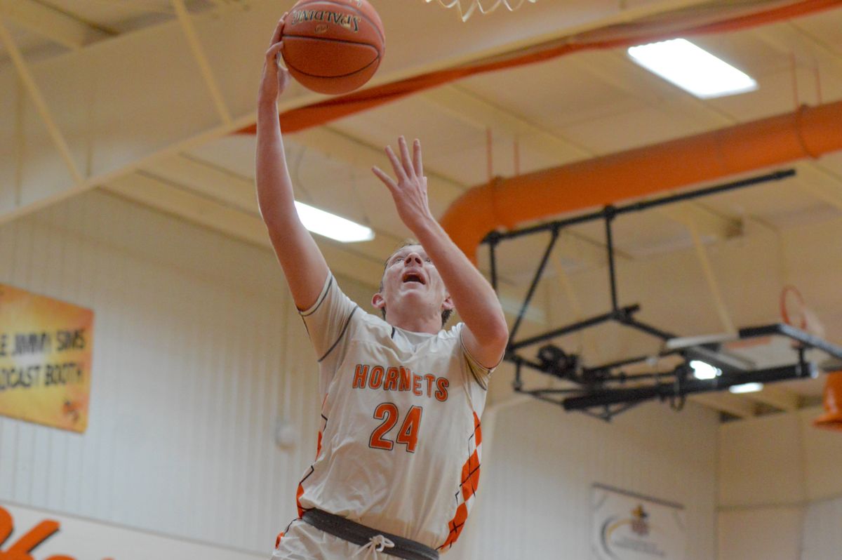 Advance remembers Carl Ritter during home basketball win