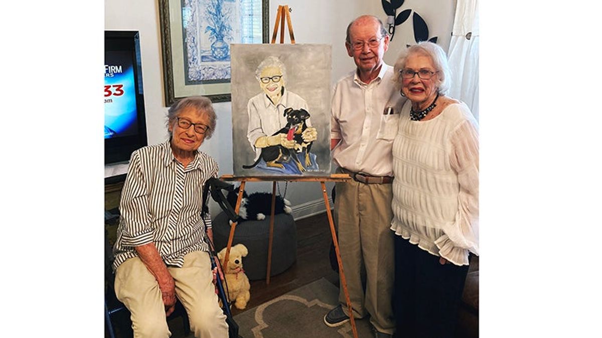Local artist presents portrait to Opp resident