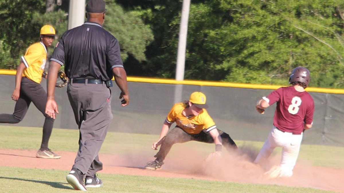 Baker scores late to claim victory over Red Level, 9-5