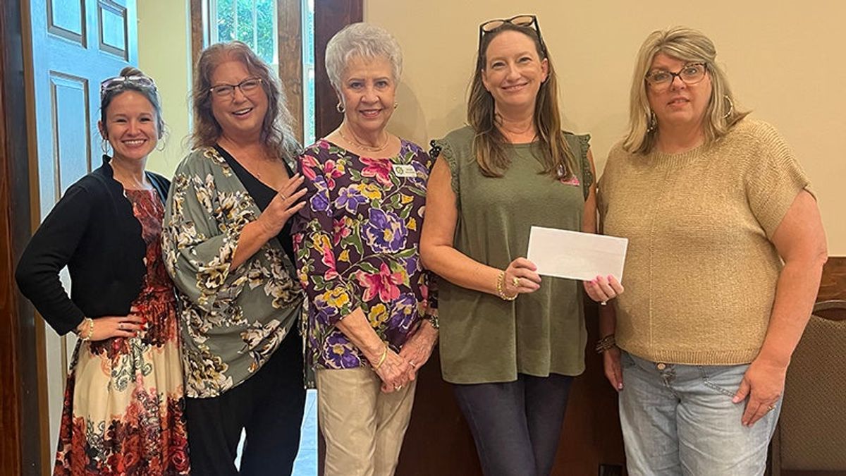 Pilot Club makes donations to Meredith's Miracles, Miracle L...