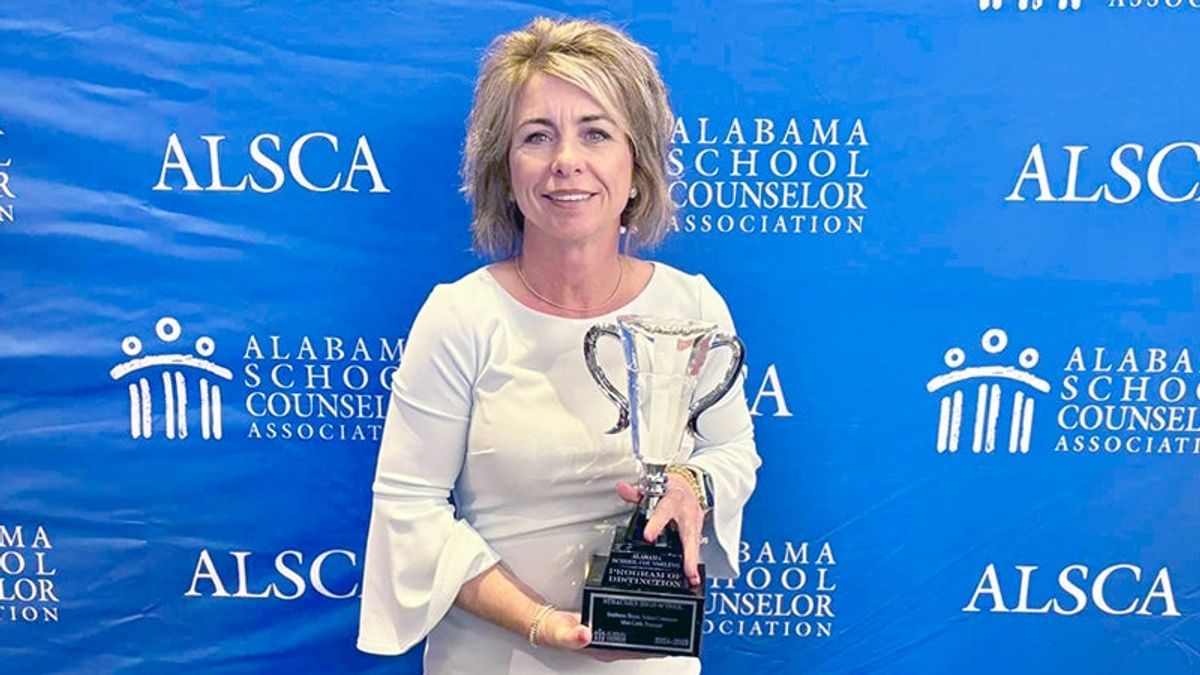 Straughn's Stephanie Bryan receives ASCA's Program of Distinction Awar...