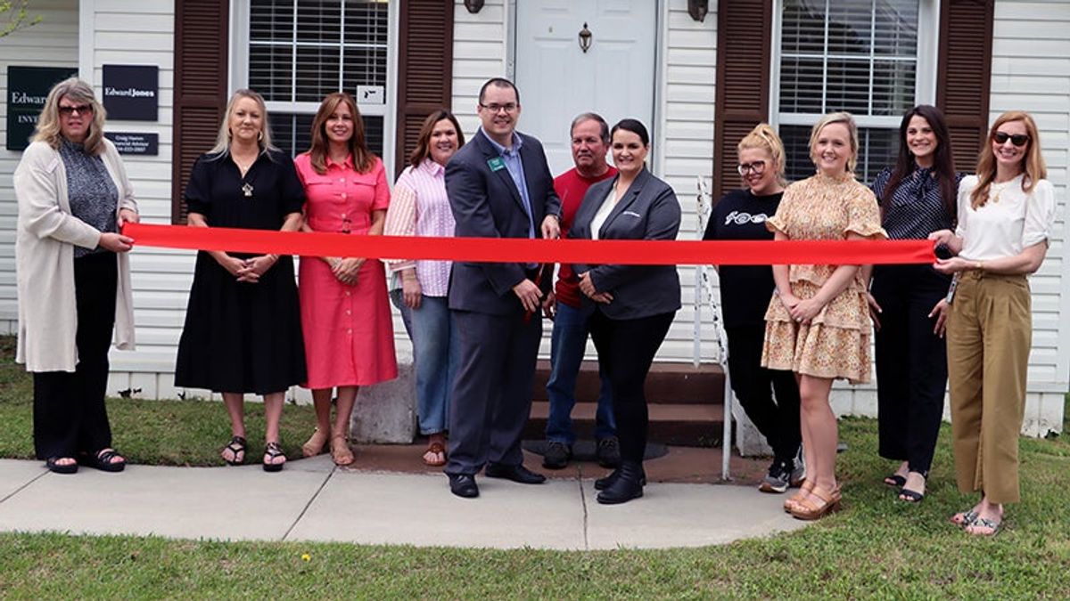 Andalusia Chamber welcomes Edward Jones-Craig Hamm for membe...