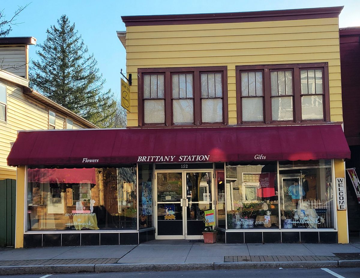 Groton's Brittany Station celebrates 25 years with art and p...