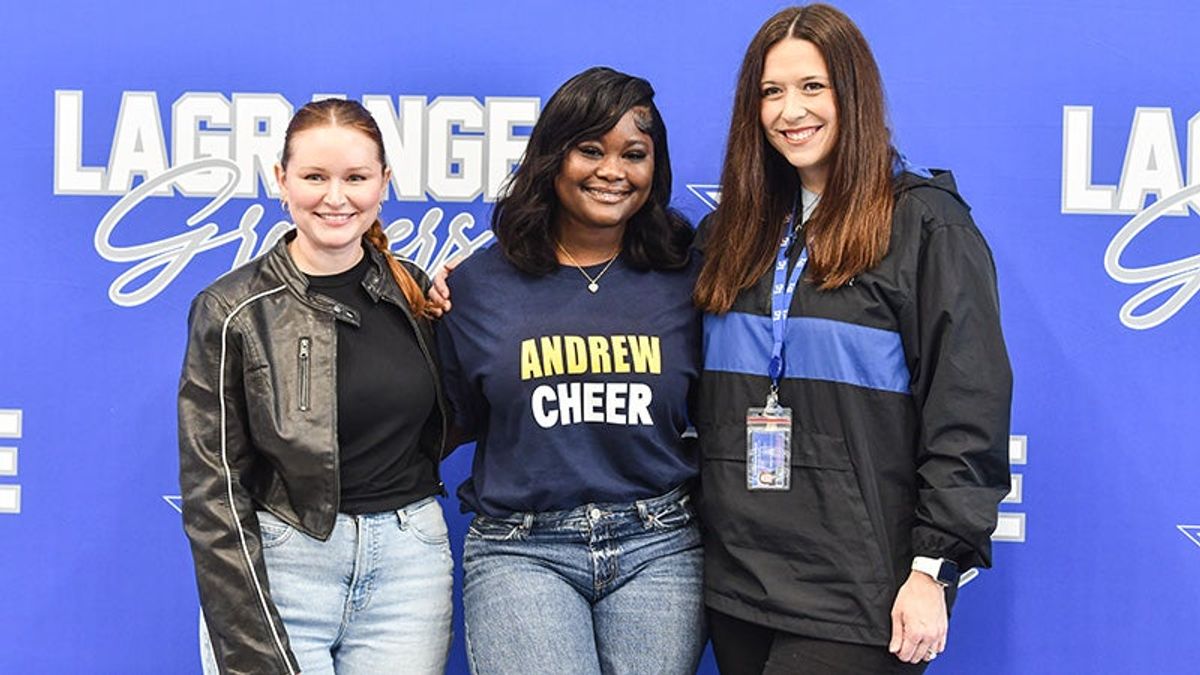 Bri Morgan signs to cheer at Andrew College