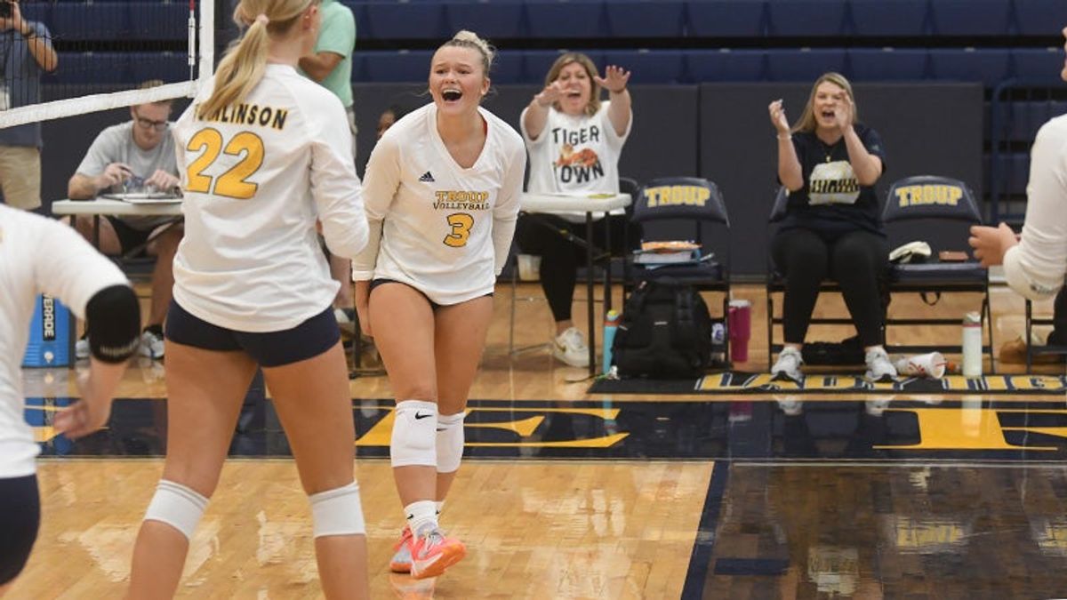 Troup beats Shaw for first win of the season