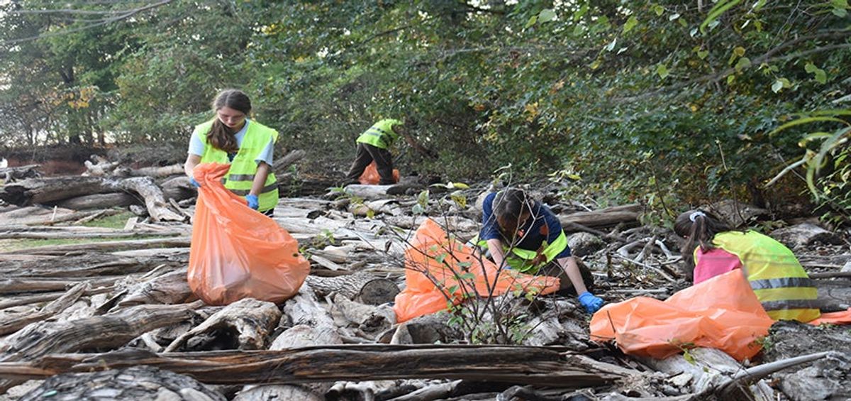 Volunteers clean up at West Point Lake for National Public Lands Day