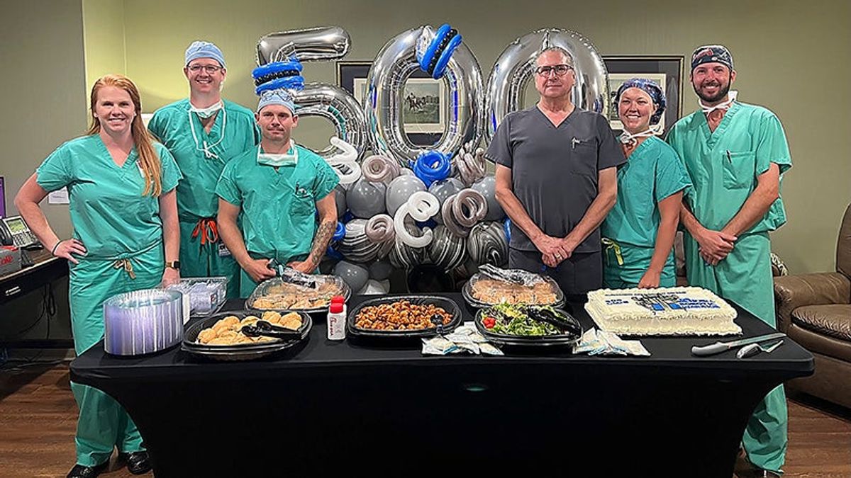 Metal hands make great work: surgeon celebrates 500th roboti...