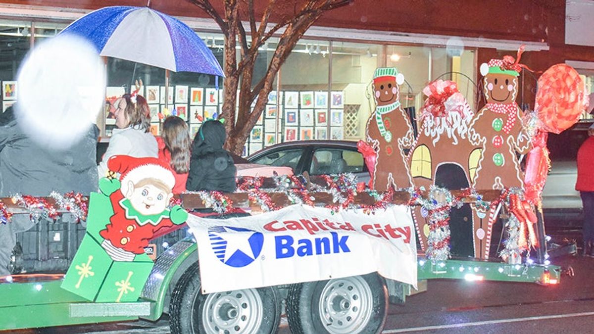 West Point turns out for Valleywide Christmas Parade