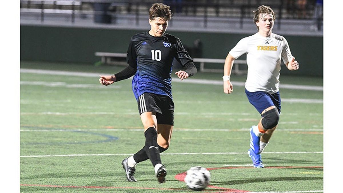 Aidan Collins named Region 2-3A Player of the Year