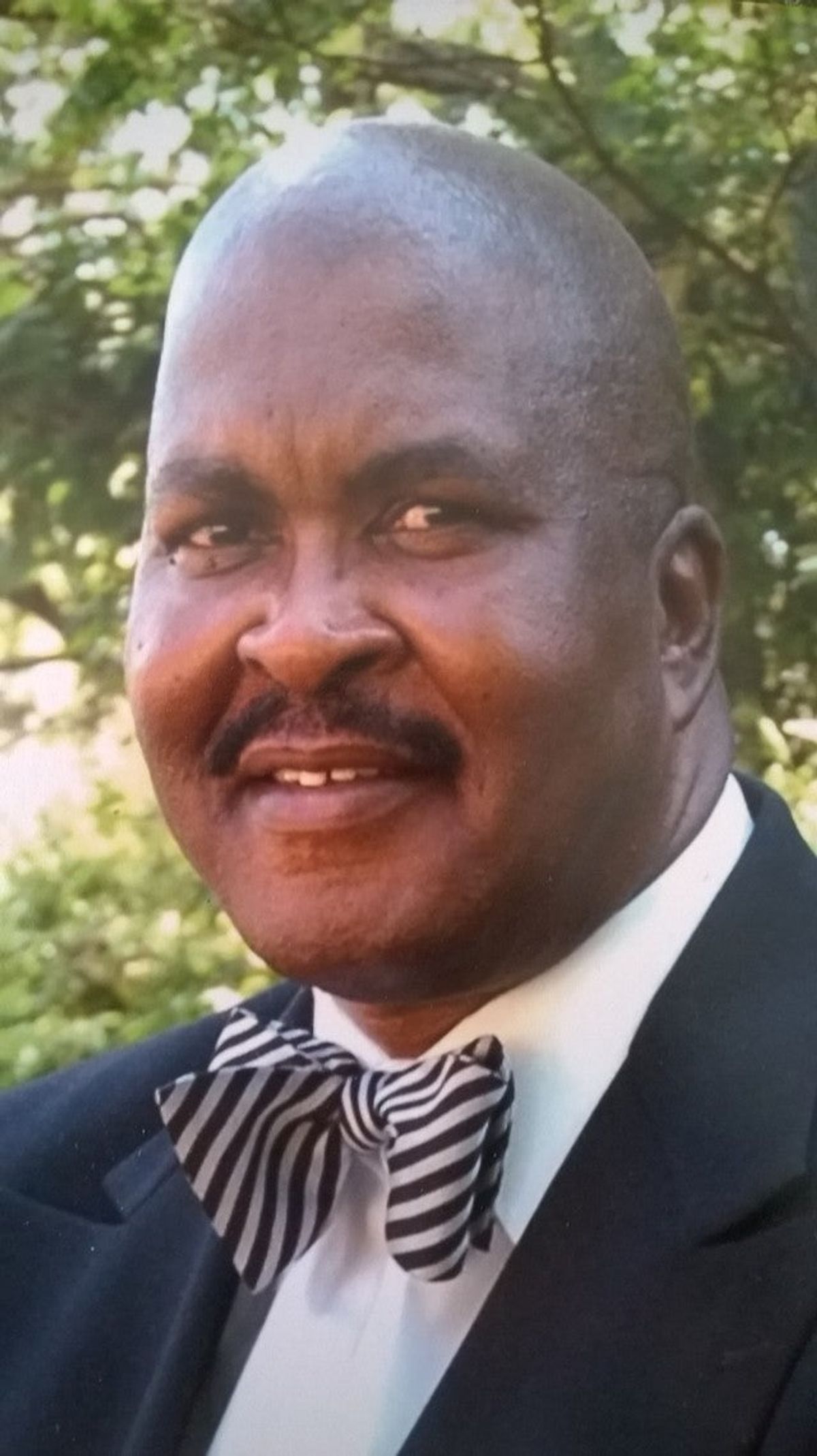 Columnist: Confederate flag continues its controversial legacy, part 1