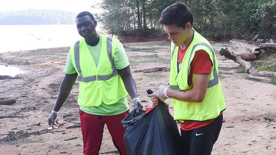 Hundreds pick up trash at West Point Lake