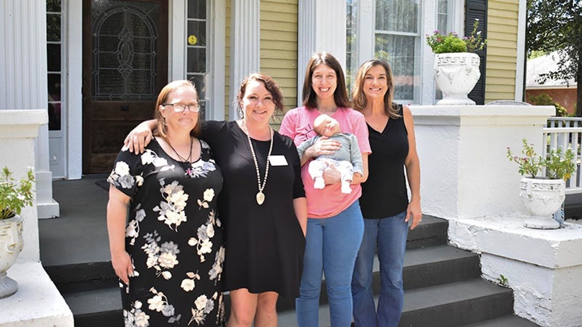 Women's recovery center holds open house