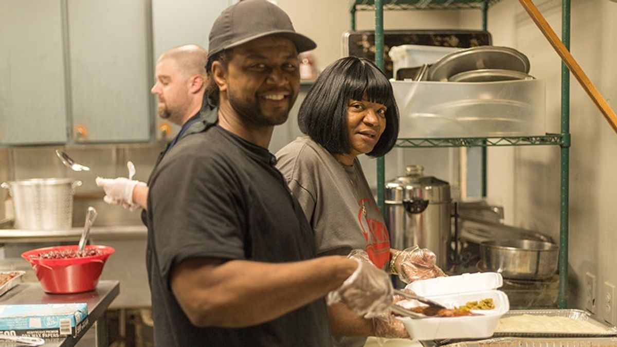 Ark Refuge Ministries feeds more than 200 on Thanksgiving