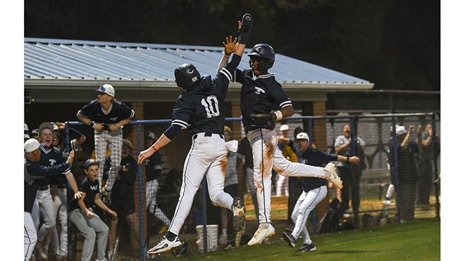Troup scores six runs in the final inning, rallies to beat rival LaGra...