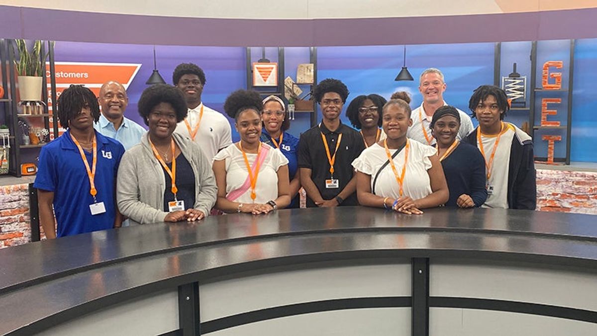 Wilkerson's Scholars: LHS students tour Braves stadium through scholar...