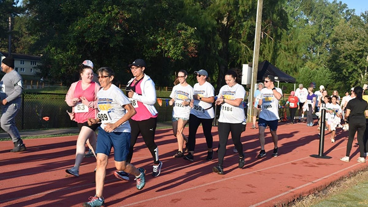 Annual Rotary 5K raises funds for local literacy efforts