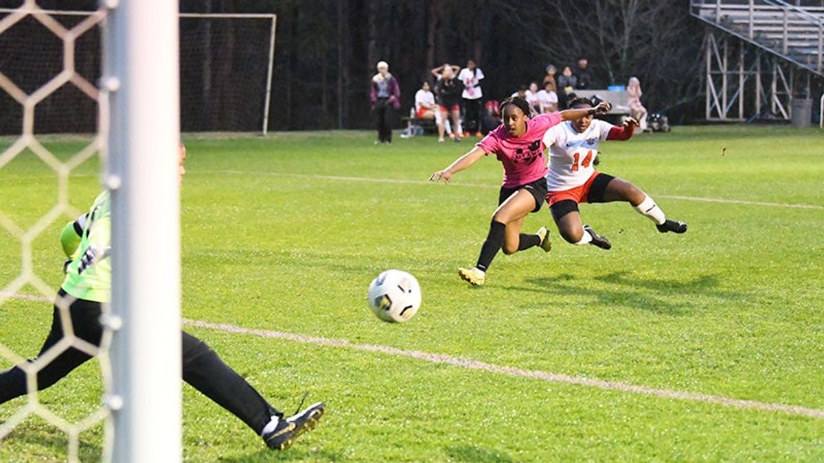 Baswell, Brown and McAteer lead Callaway to big home win