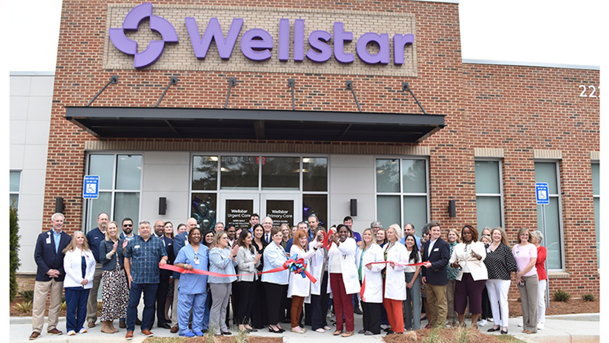 Wellstar cuts ribbon on new Urgent Care and Primary Care cen...