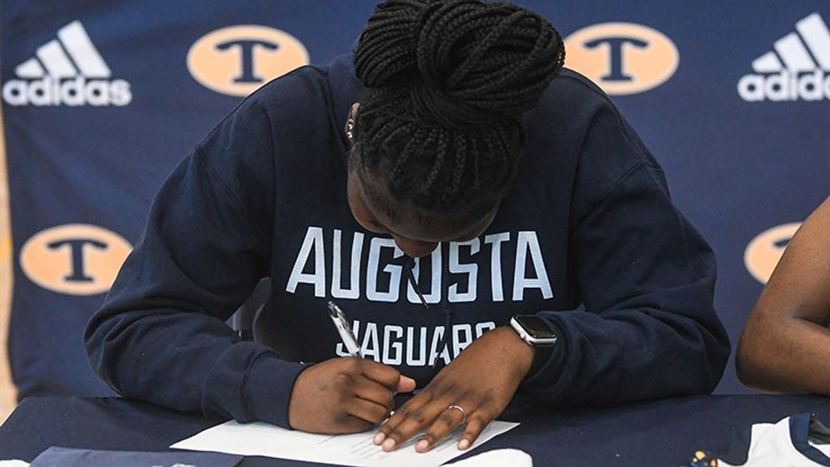 Reed signs to continue track and field career at Augusta University