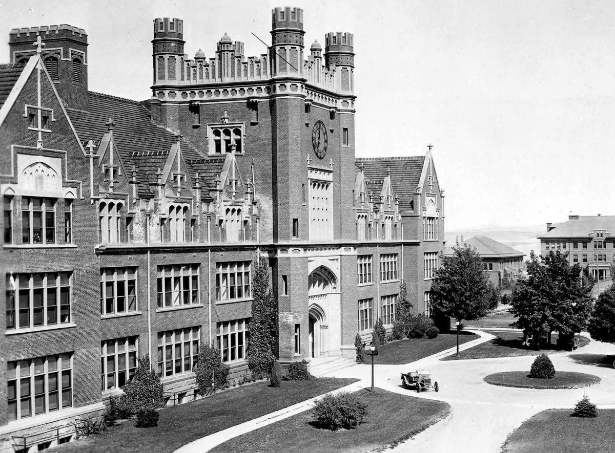 UI Administration Building prepped for restoration