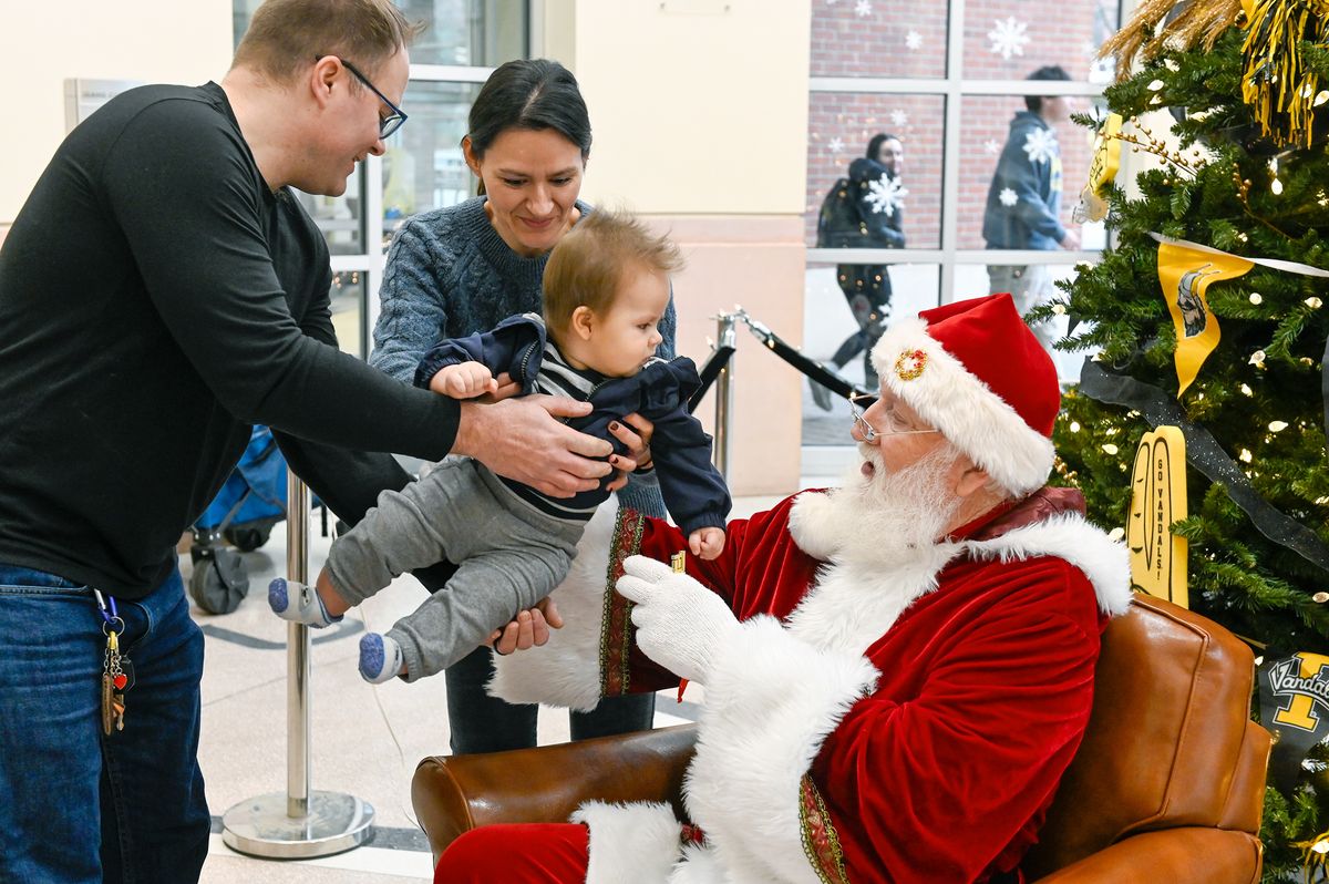 Santa’s a Vandal