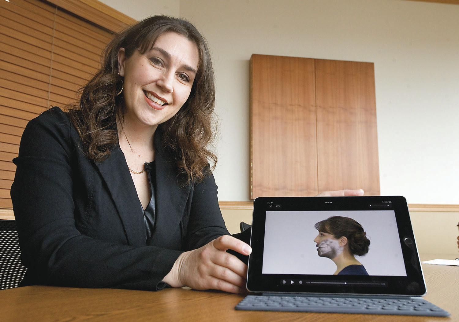 Visualizing speech to improve communication