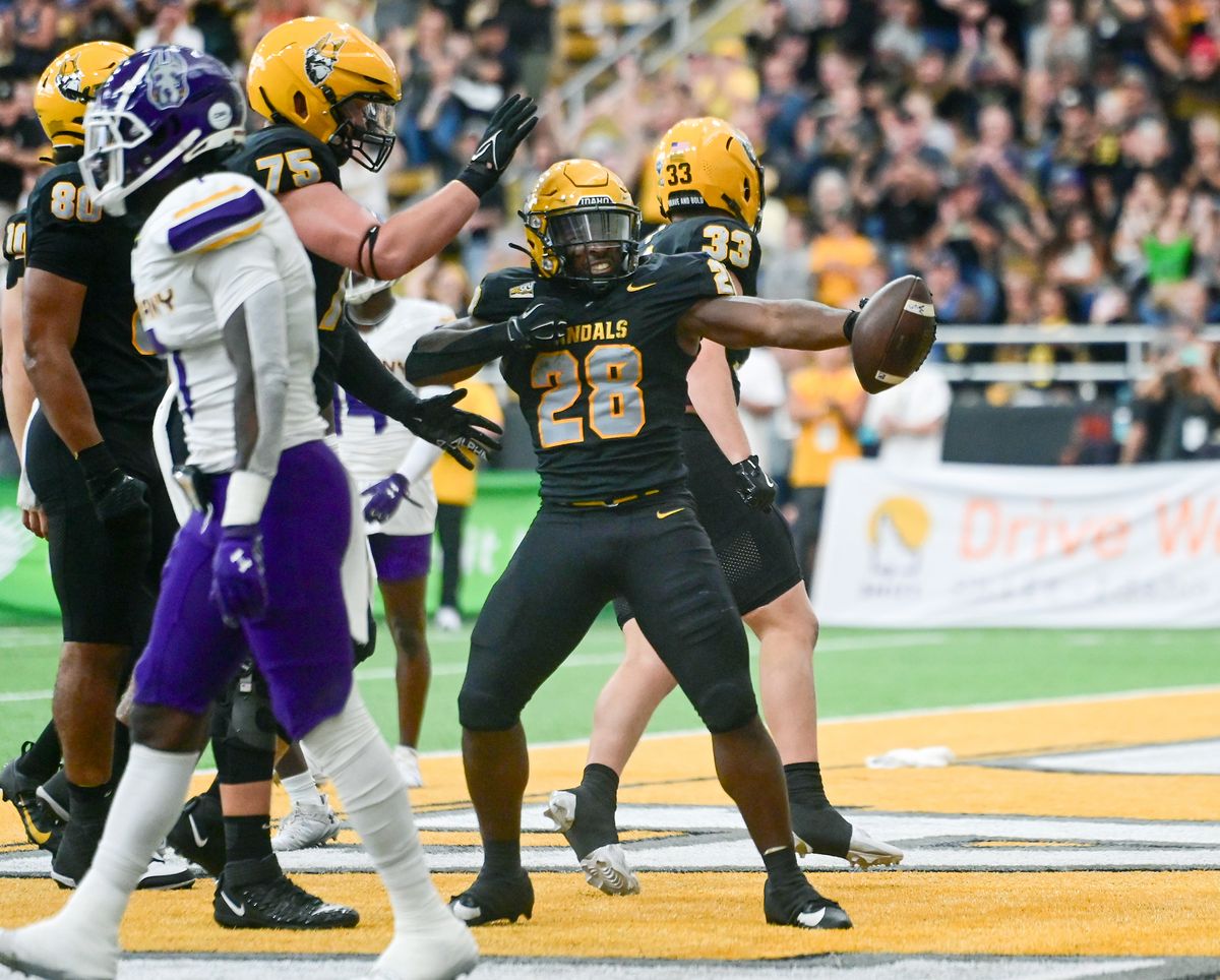COMMENTARY: Vandals get first-round bye and home playoff gam...