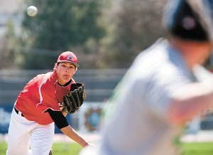 Moscow Bears tear through Hawks