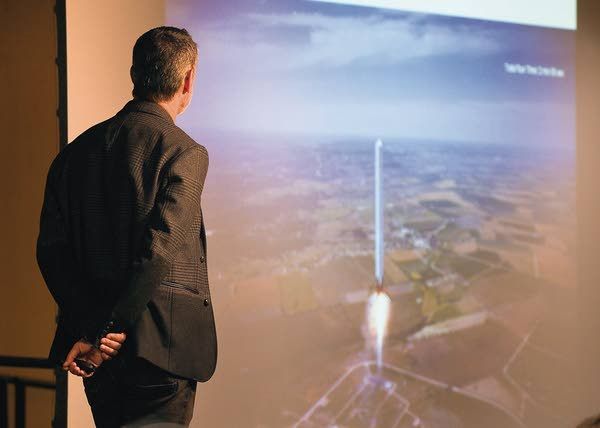 SpaceX co-founder visits UI